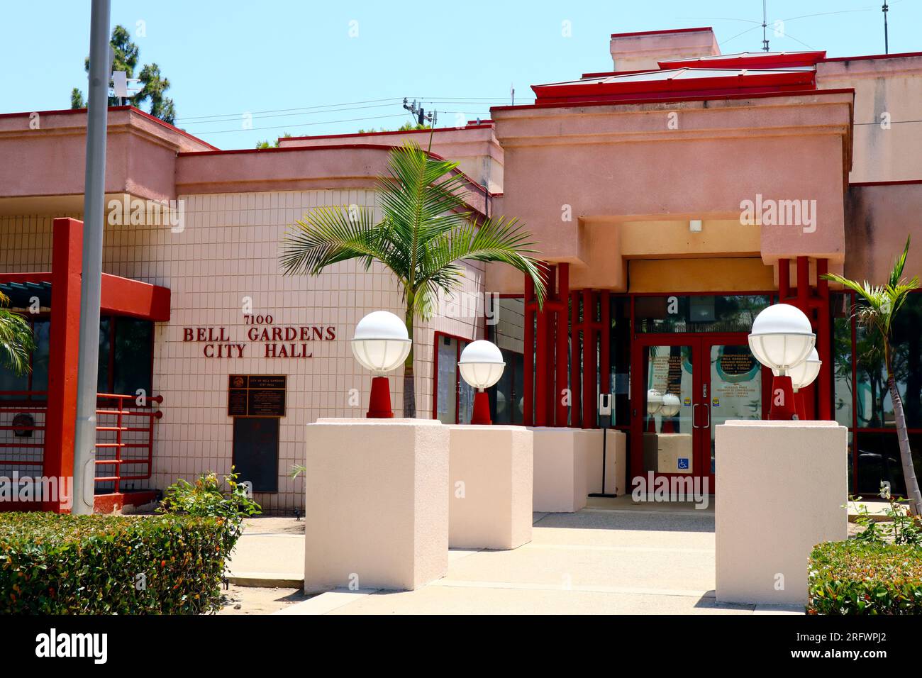 BELL GARDENS (Los Angeles County), California: BELL GARDENS City Hall ...