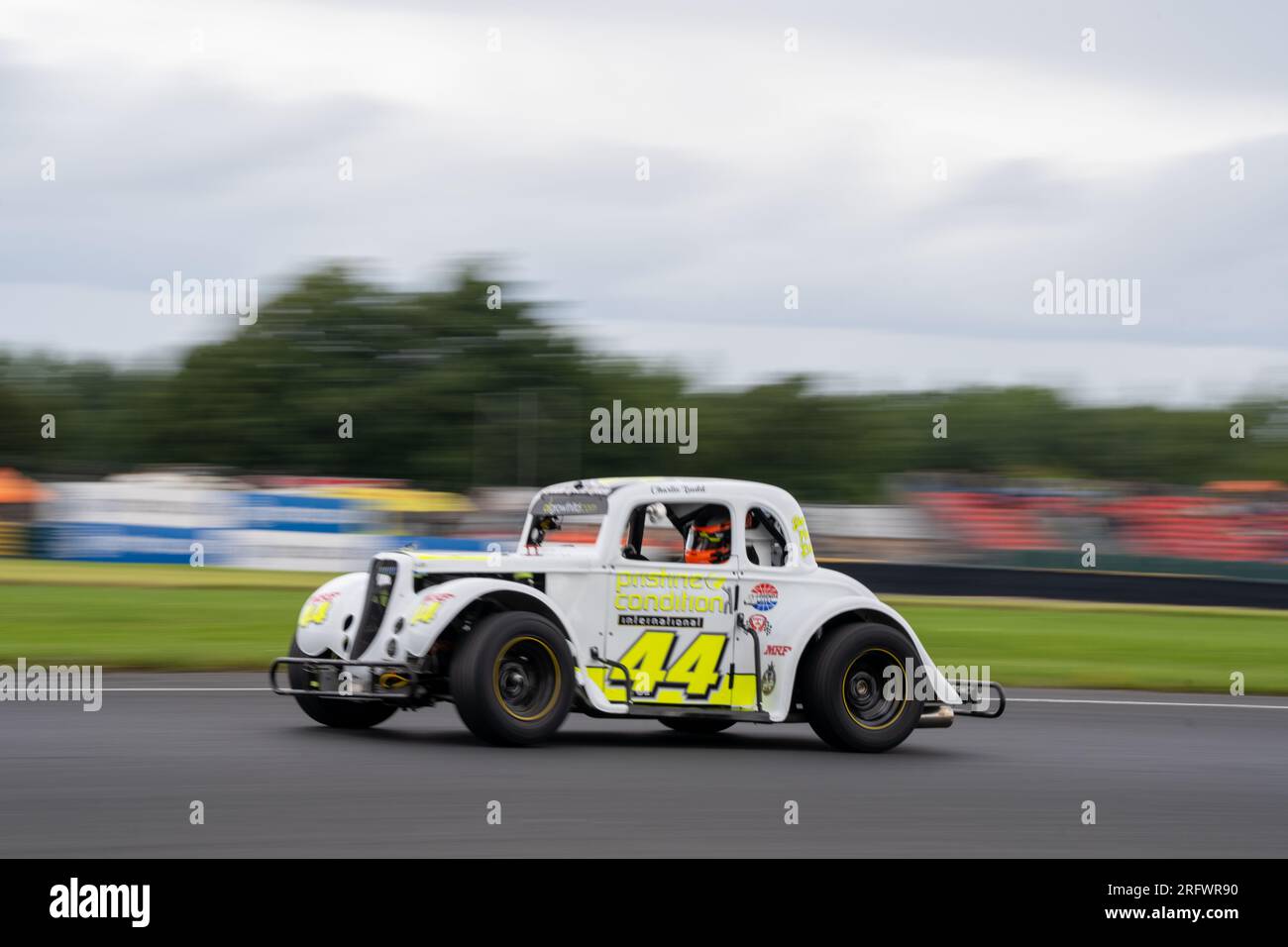 Legends Cars Elite Cup With JLM Croft Charlie Budd 44 Stock Photo - Alamy