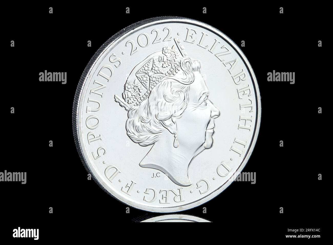 Queen elizabeth ii 5th coin portrait hi-res stock photography and ...