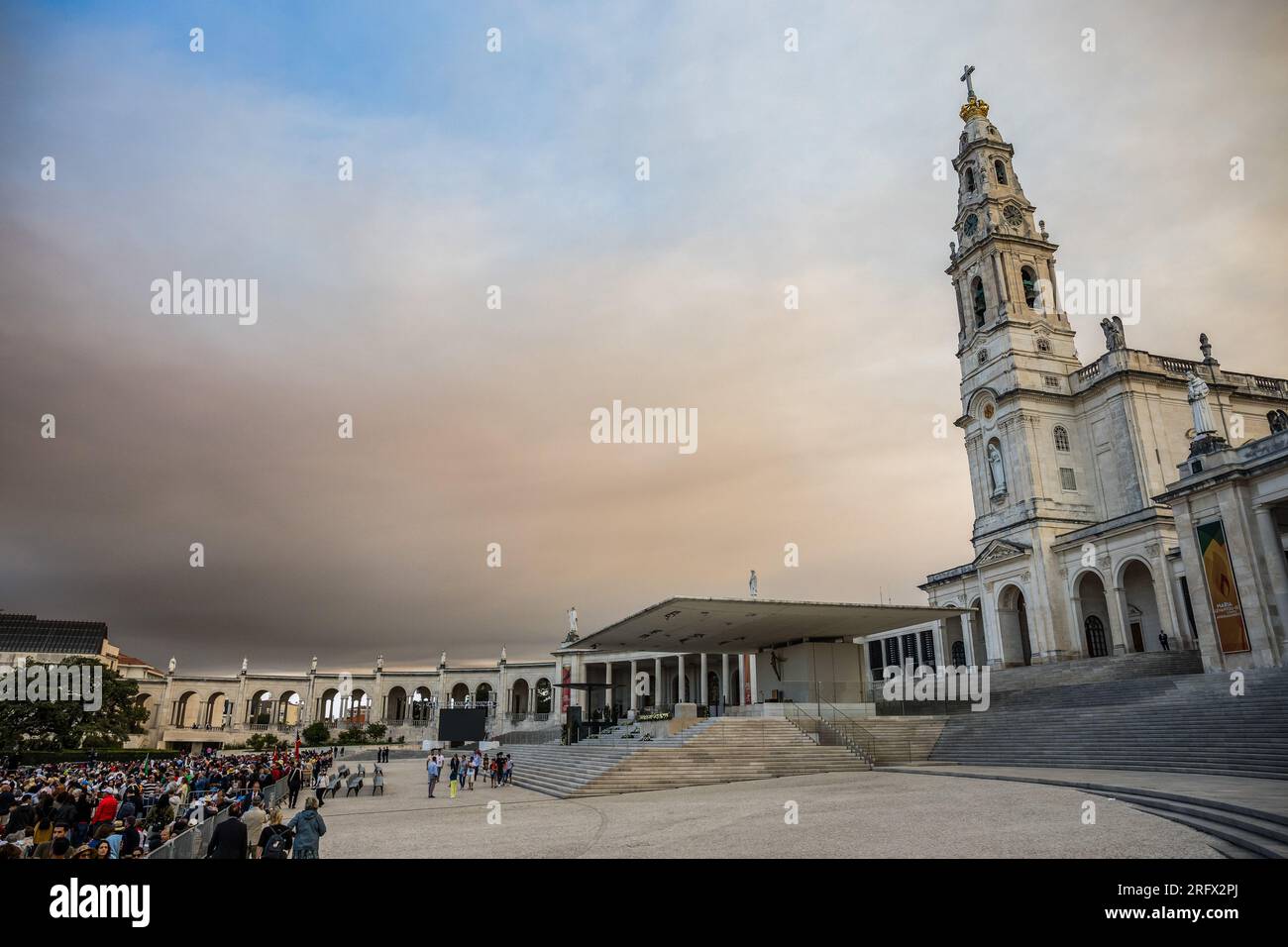 Fatima, Portugal. 05th Aug, 2023. Pilgrims gather at daybreak at the ...