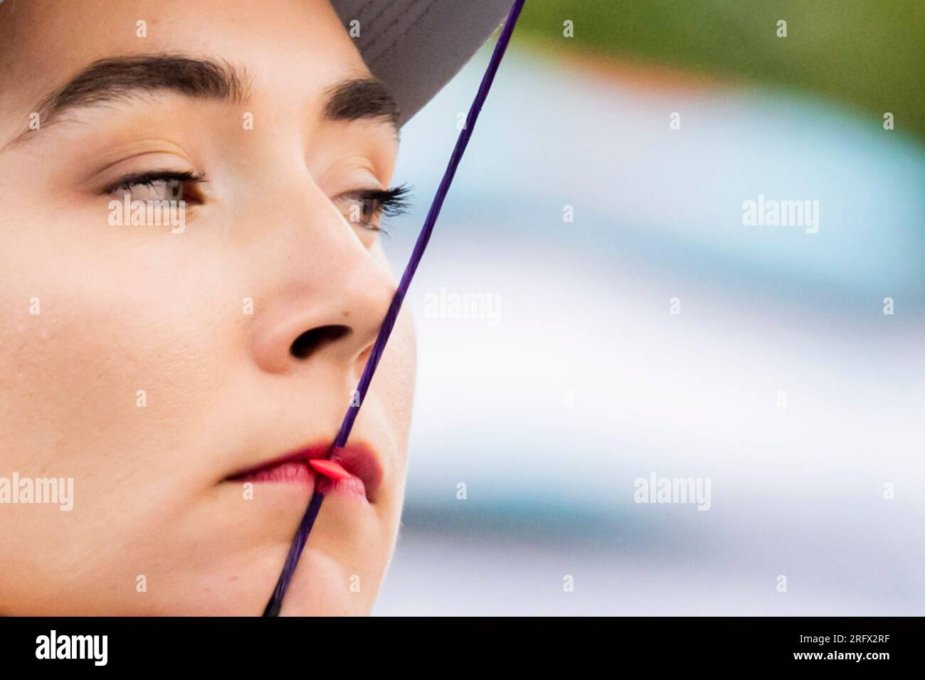 Recurve bow women hi-res stock photography and images - Alamy