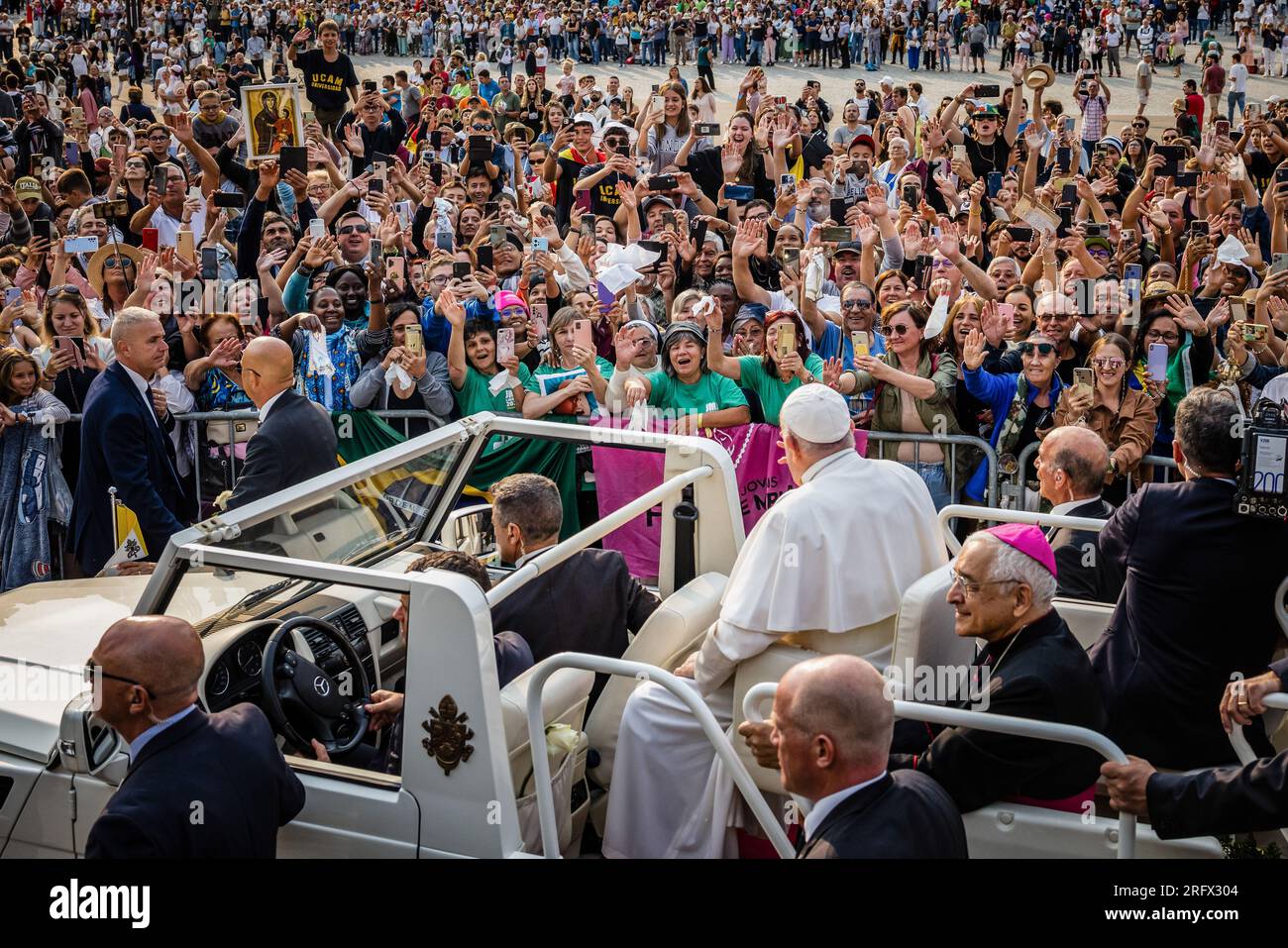 Fatima, Portugal. 05th Aug, 2023. Pope Francis waves from the ...