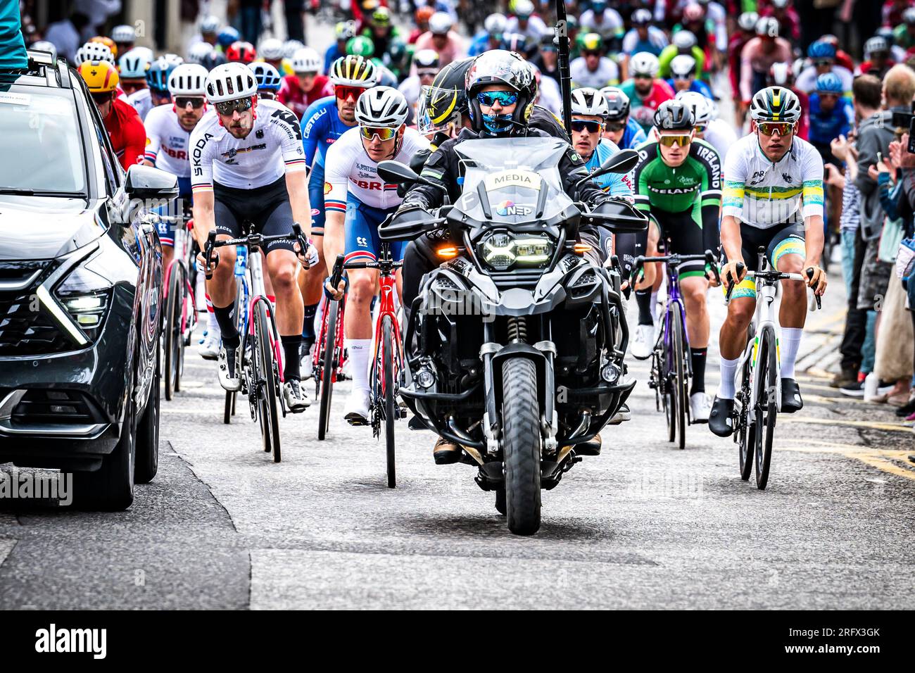 Edinburgh, Scotland. Sun 6 August 2023. Cyclists ride through the ...