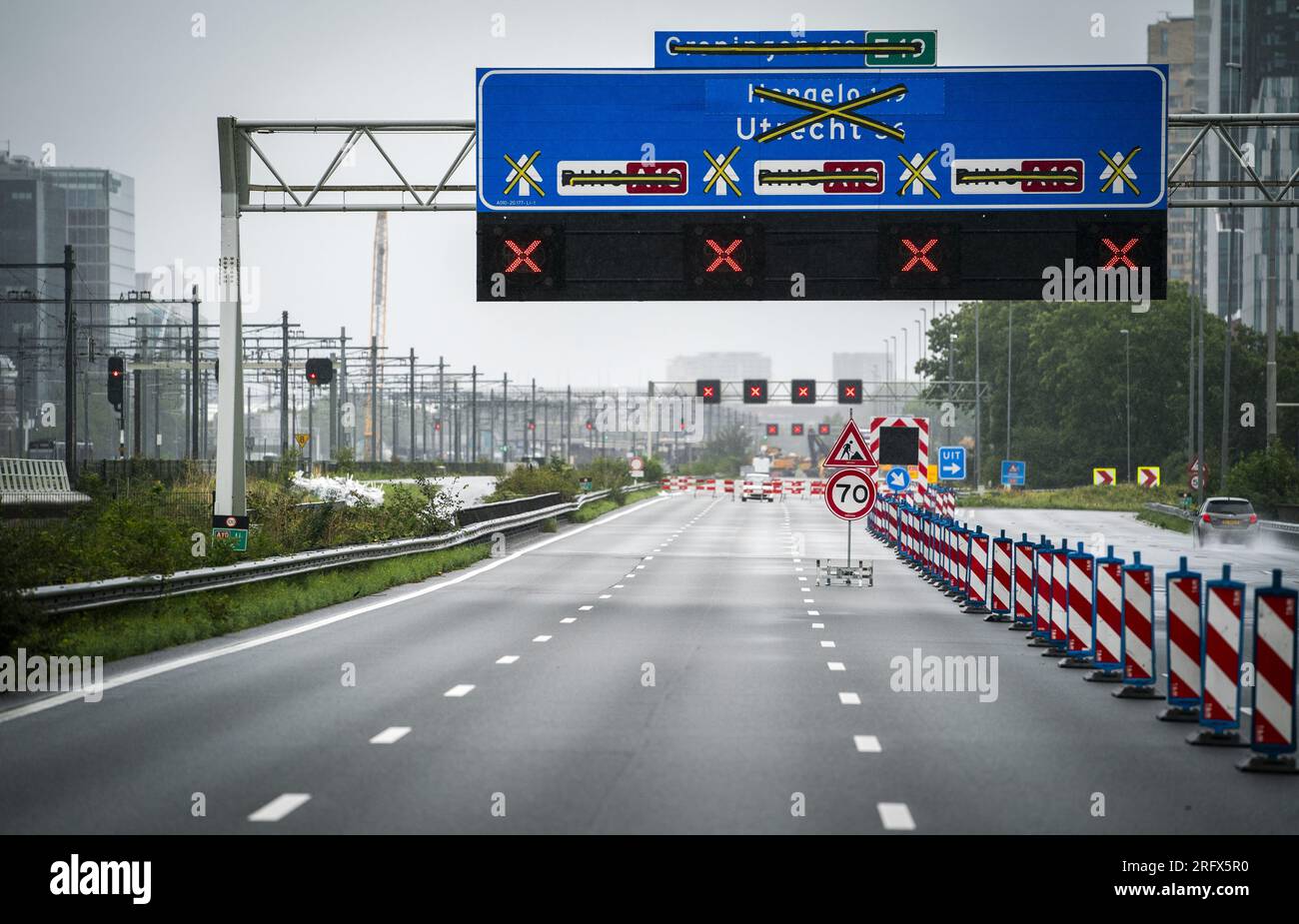 AMSTERDAM - Work on the A10 motorway. The A10 and A4 motorways and a ...
