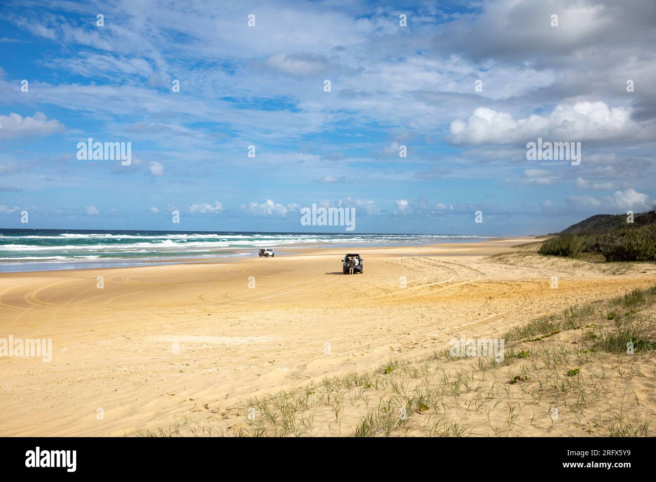 Driving along beach hi-res stock photography and images - Alamy