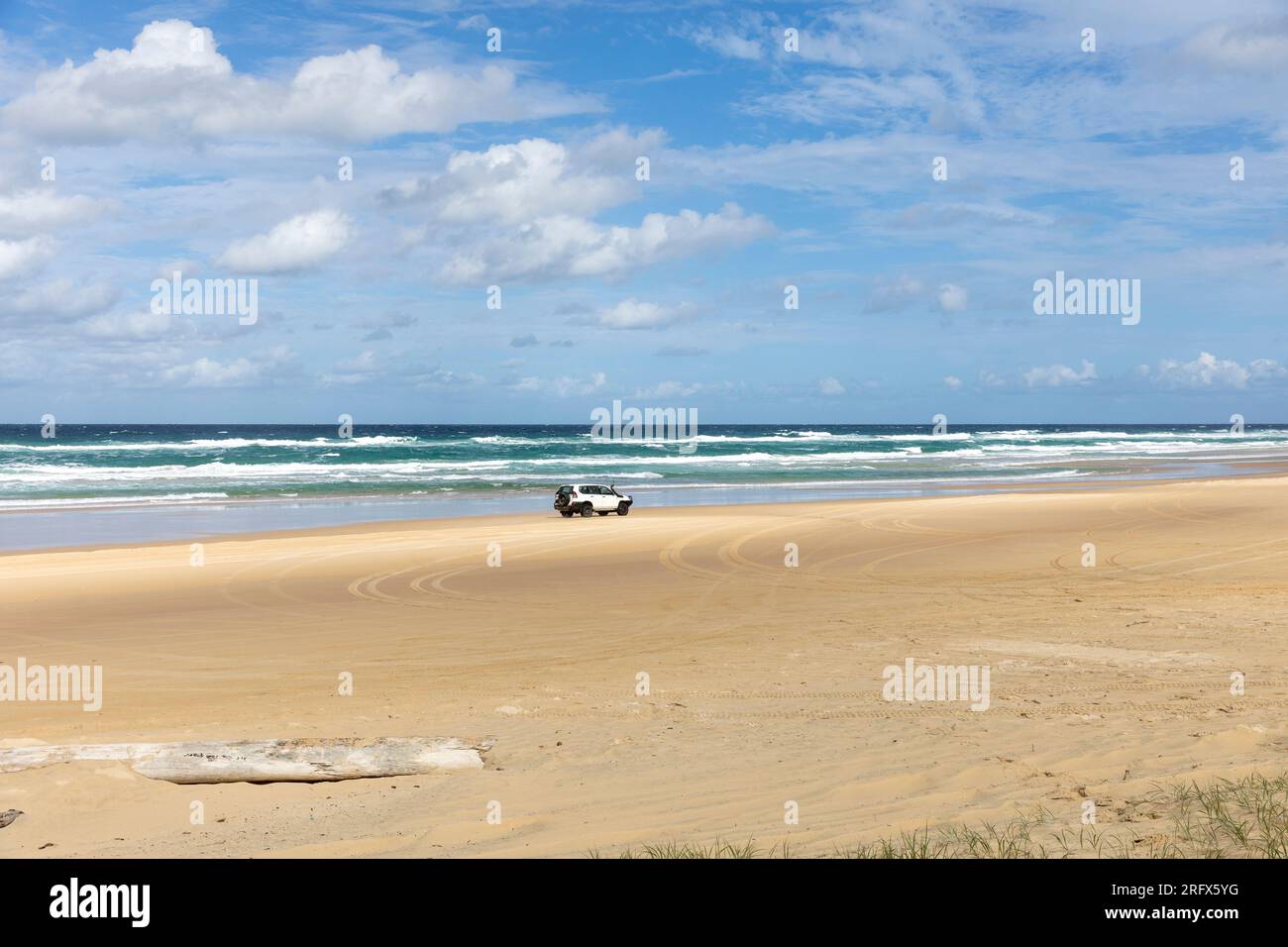 Driving along beach hi-res stock photography and images - Alamy