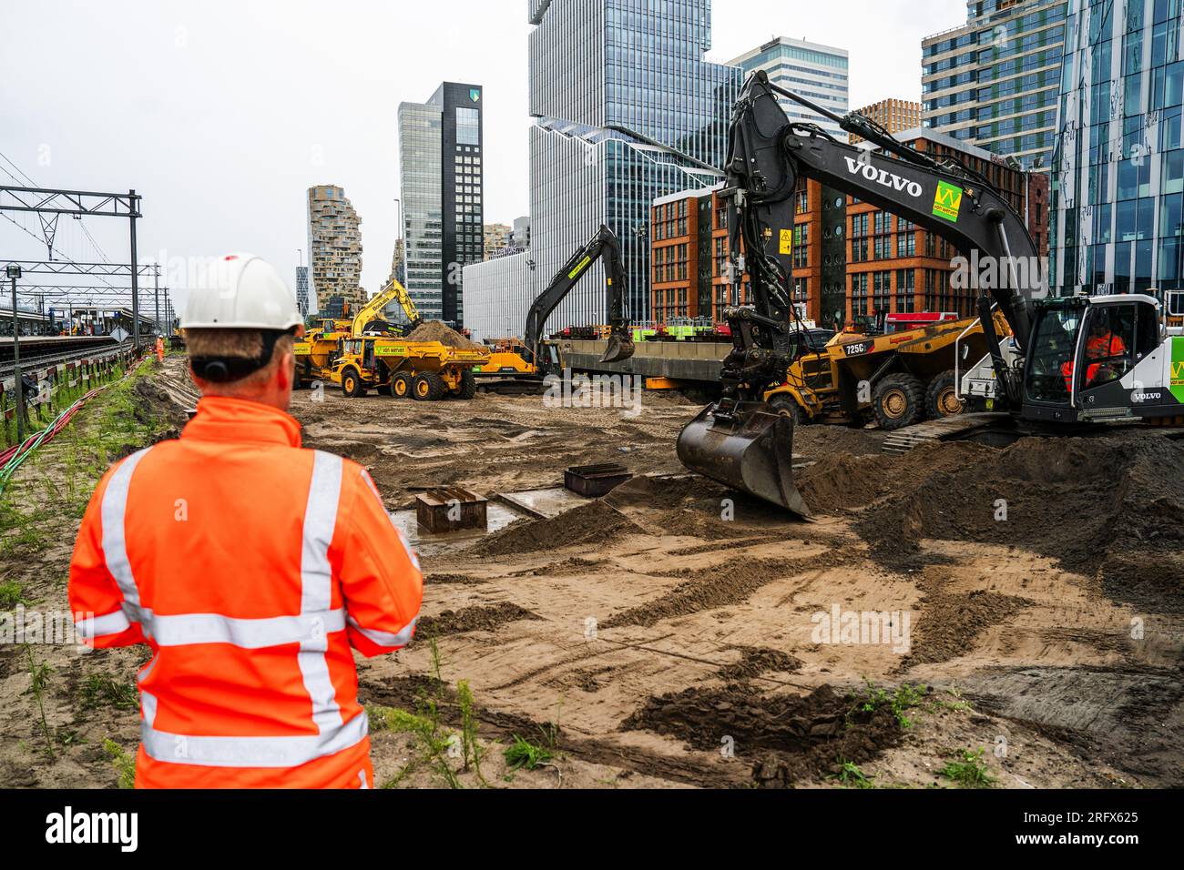 AMSTERDAM - Work on the A10 motorway. The A10 and A4 motorways and a ...