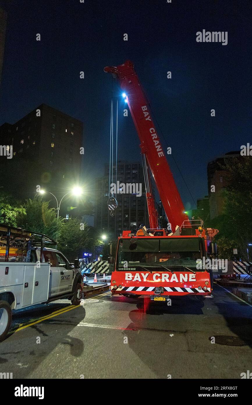 New York, NY, USA. 6th Aug, 2023. Contracted Rigging Crews use a ...