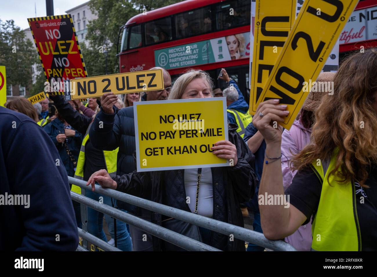 Zero emissions streets in london hi-res stock photography and images ...