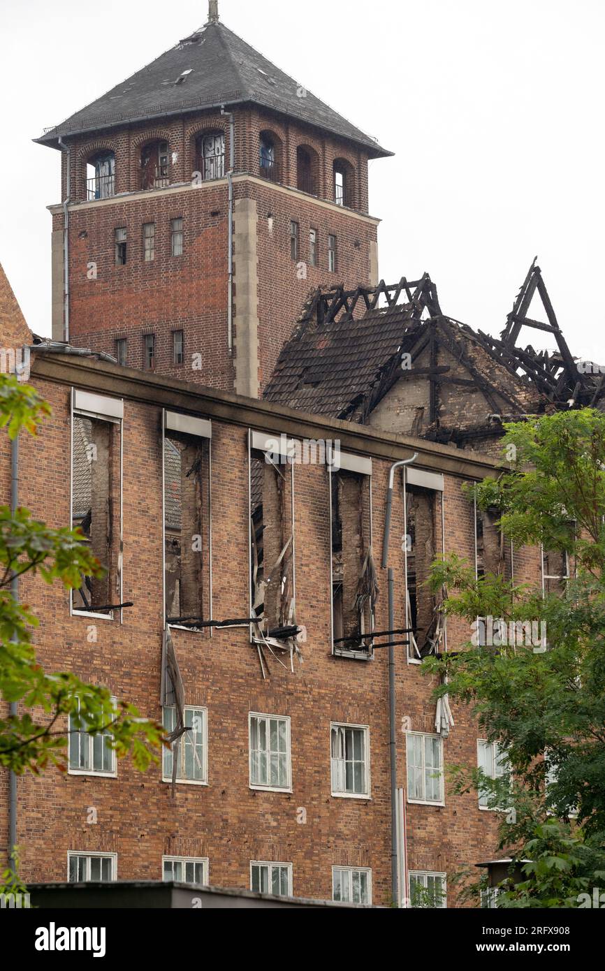 Potsdam, Germany. 06th Aug, 2023. Charred wooden beams can be seen on ...