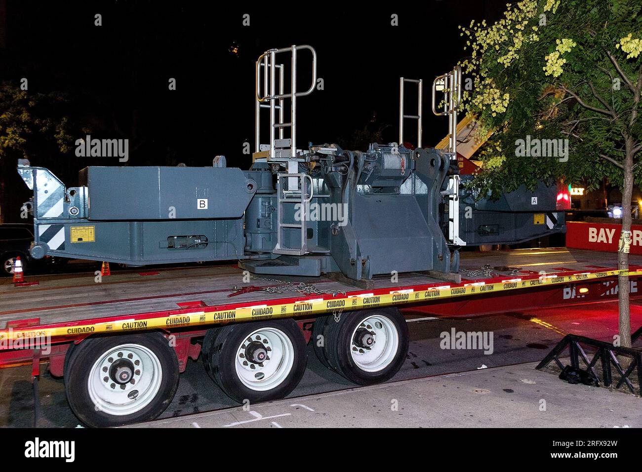 New York, NY, USA. 6th Aug, 2023. Contracted Rigging Crews use a ...