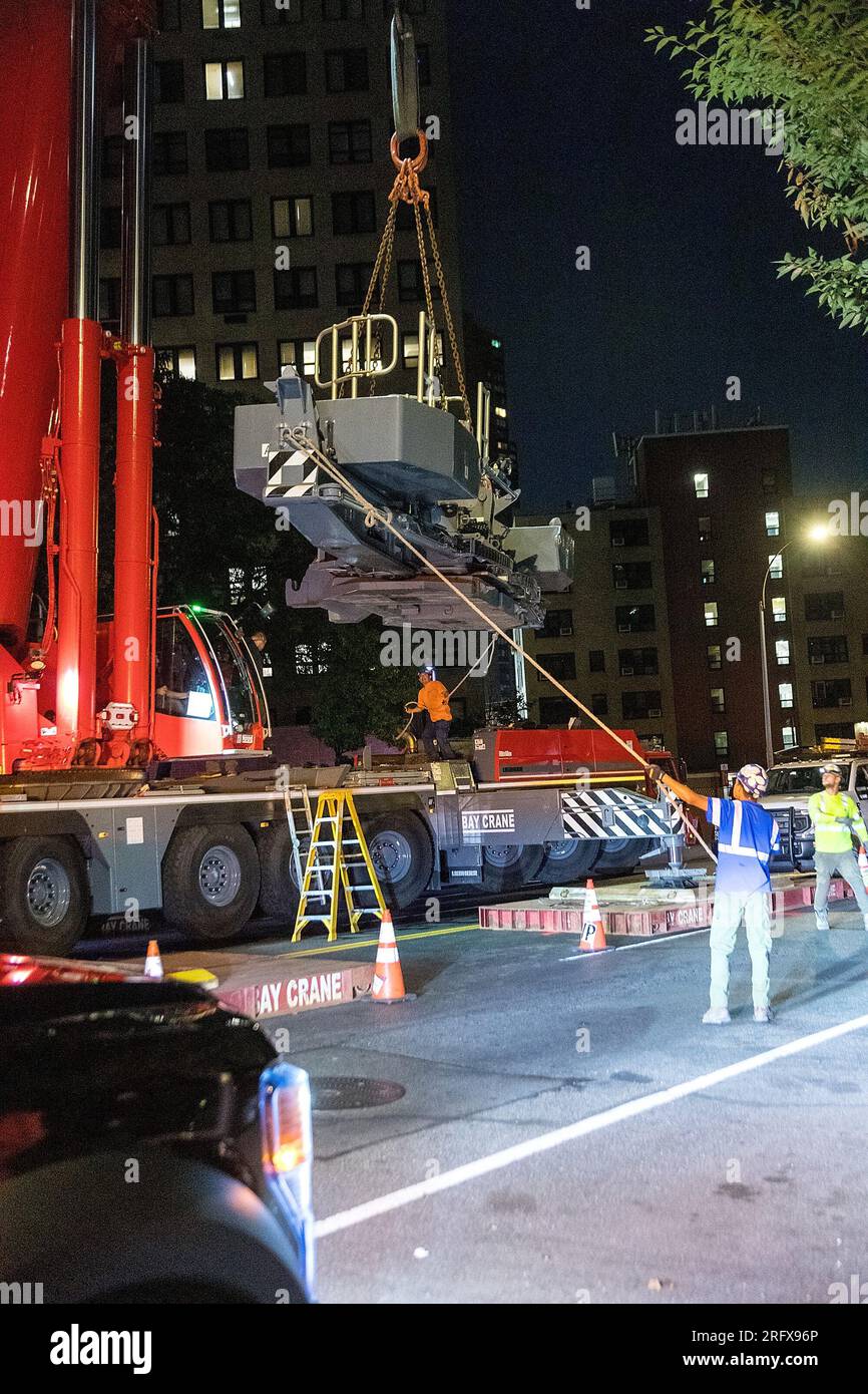 New York, NY, USA. 6th Aug, 2023. Contracted Rigging Crews use a ...
