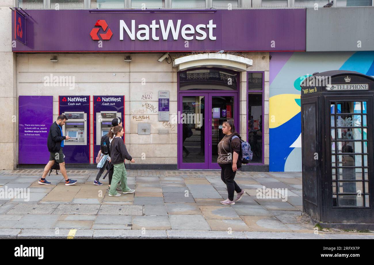 Coutts bank logo hi-res stock photography and images - Alamy