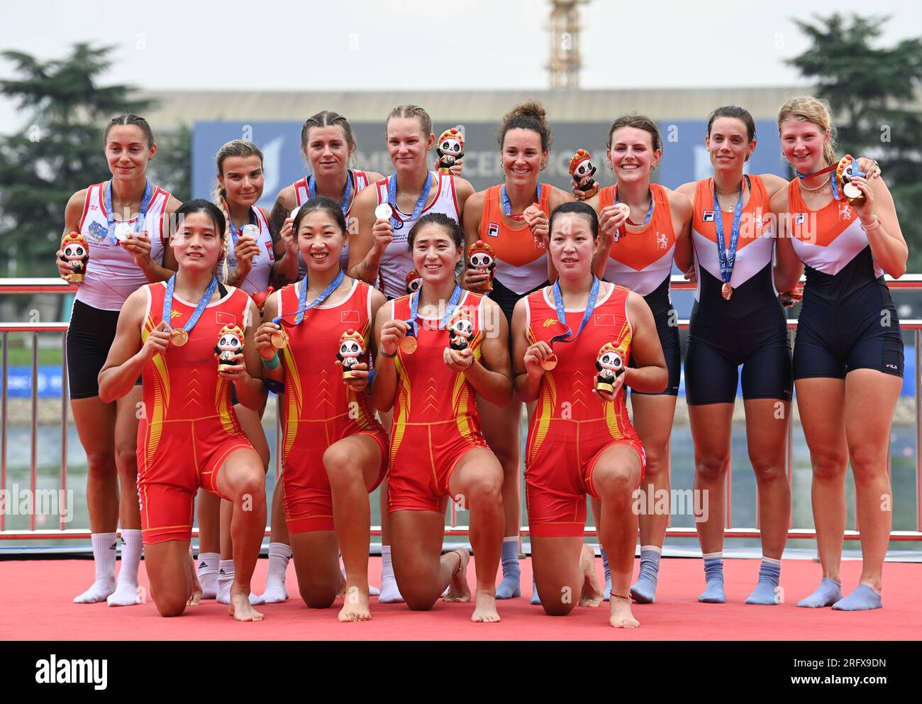 Chengdu, China's Sichuan Province. 6th Aug, 2023. Gold medalists Team China (C), silver ...