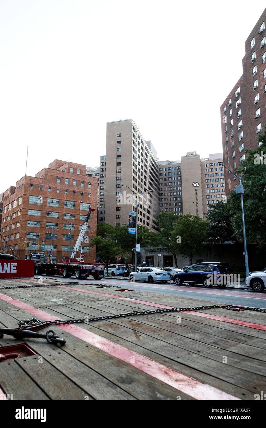 New York, NY, USA. 6th Aug, 2023. Contracted Rigging Crews use a ...