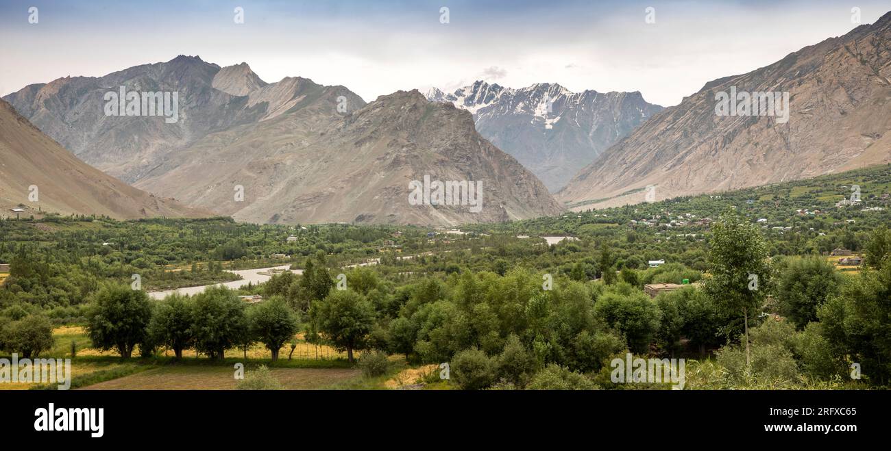 India, Jammu & Kashmir, Ladakh, Suru Valley, Sankoo, panoramic Stock ...
