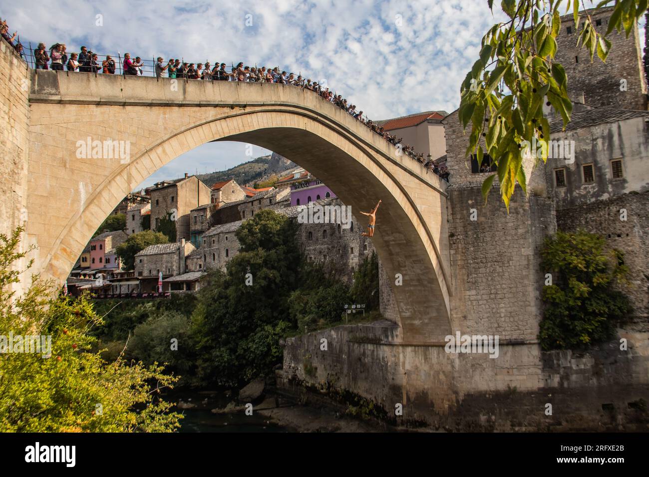 Mostar bridge 1993 hi-res stock photography and images - Alamy