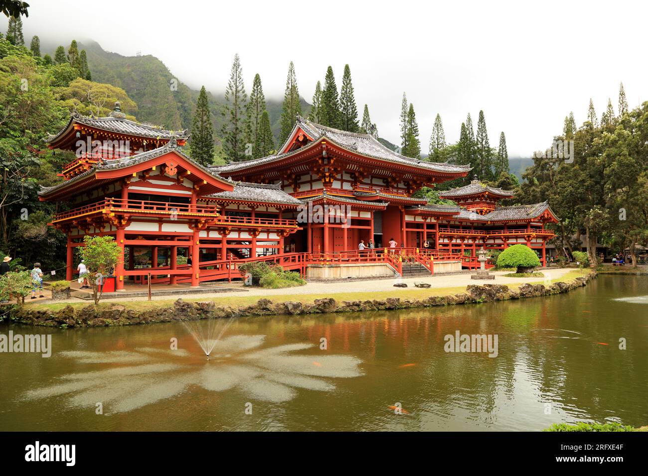 Red japanese temple in oahu hawaii hi-res stock photography and images ...