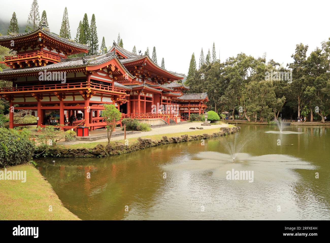 Red japanese temple in oahu hawaii hi-res stock photography and images ...