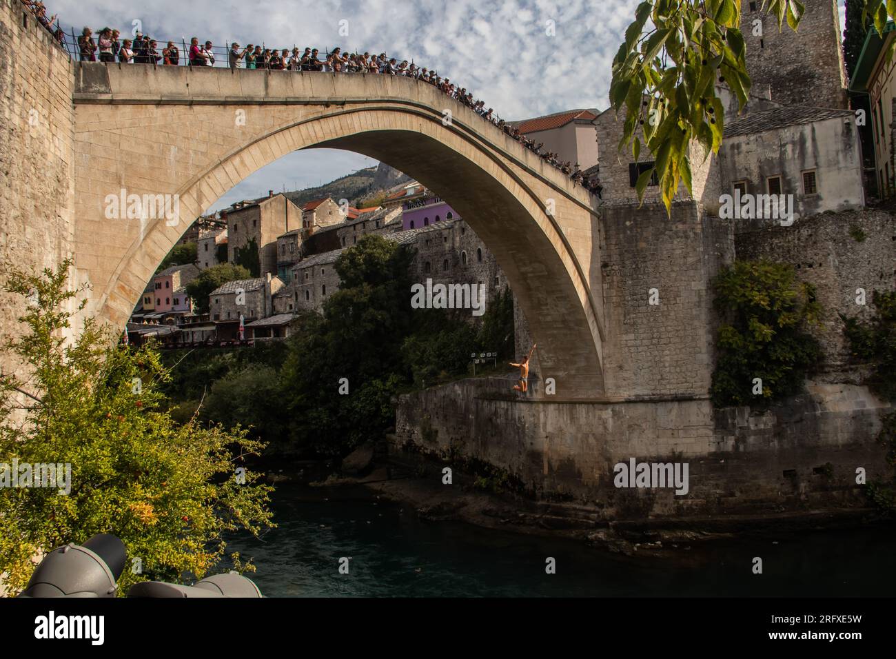 Mostar bridge 1993 hi-res stock photography and images - Alamy