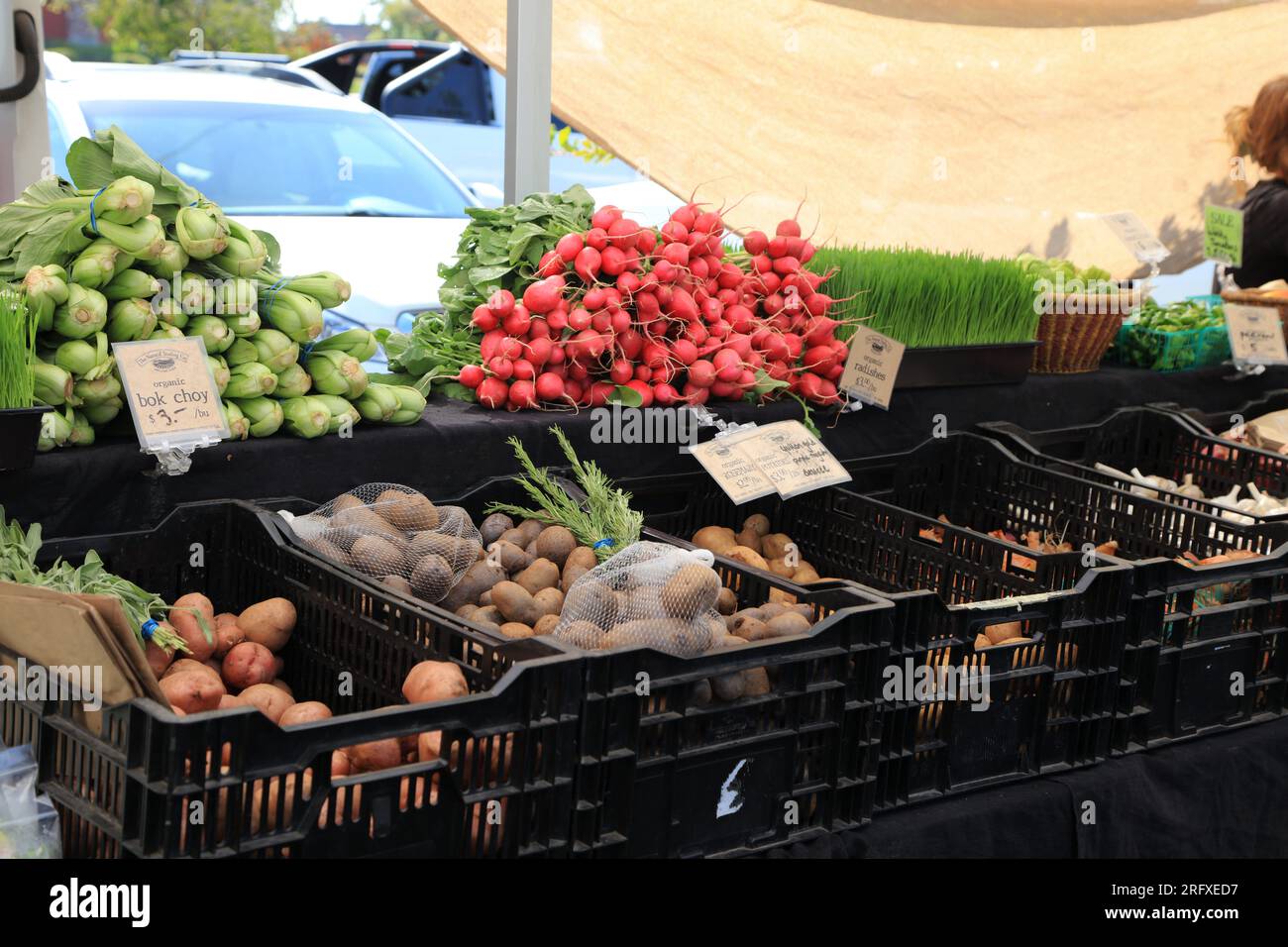Farmers market stands hi-res stock photography and images - Alamy