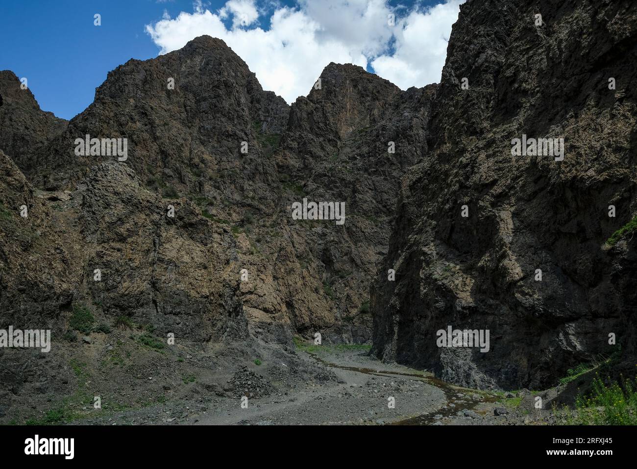Yolyn Am Gorge of the Gurvan Saikhan Mountains in the Gobi Desert in ...