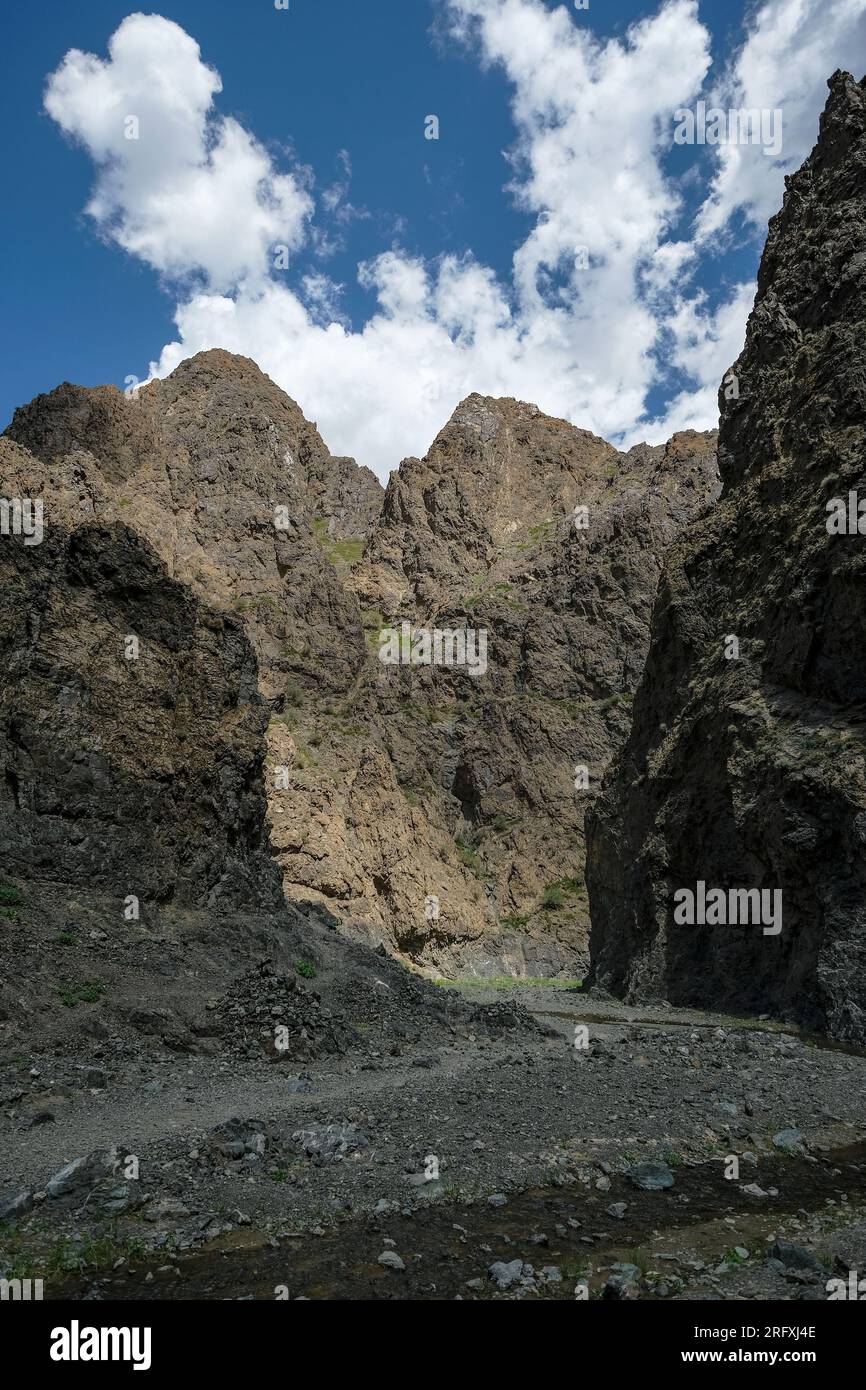 Yolyn Am Gorge of the Gurvan Saikhan Mountains in the Gobi Desert in ...