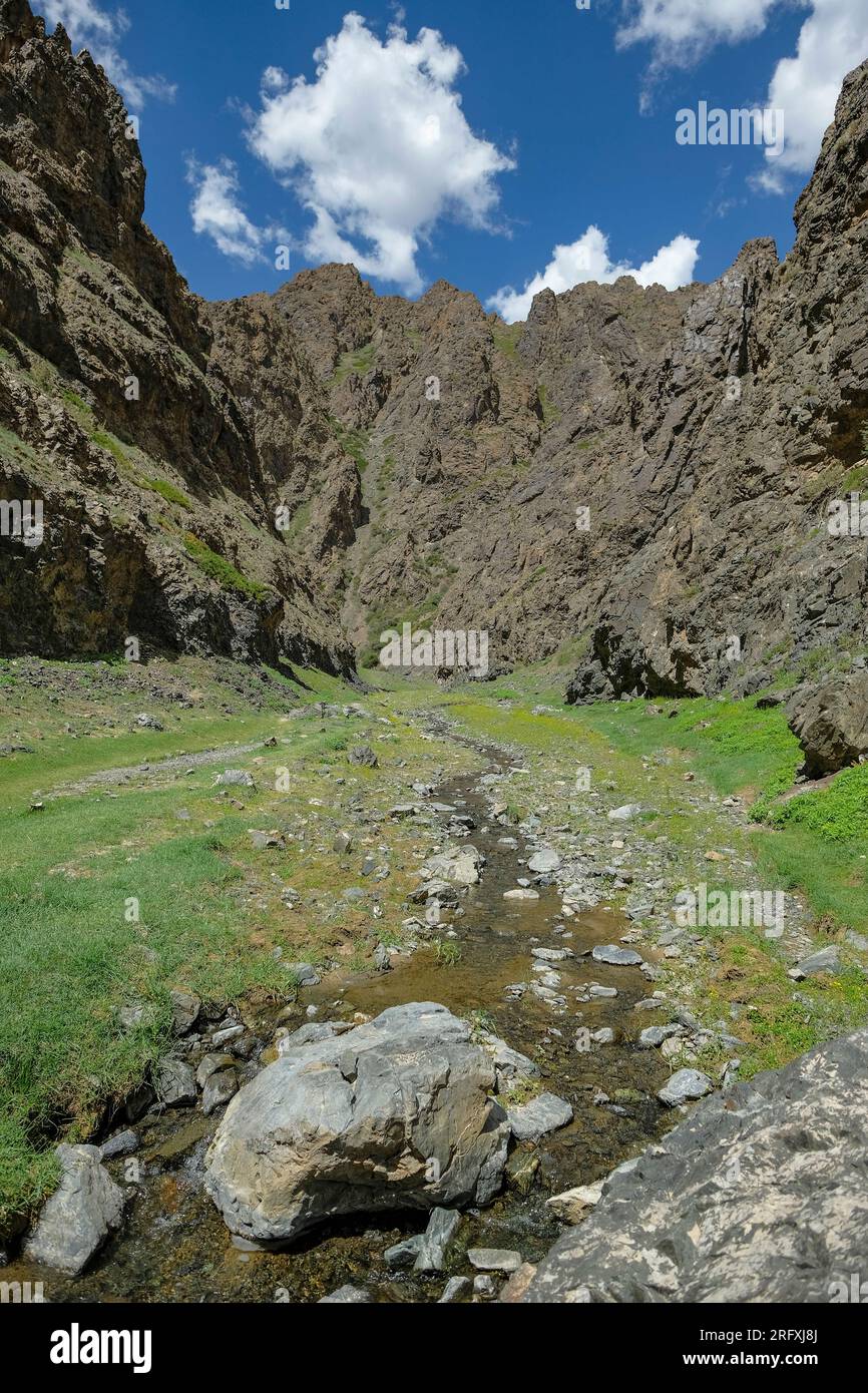 Yolyn Am Gorge of the Gurvan Saikhan Mountains in the Gobi Desert in ...