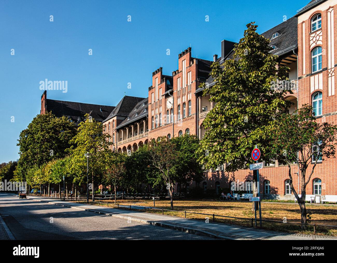 Charité Research Organisation in historic Building on the Charite ...
