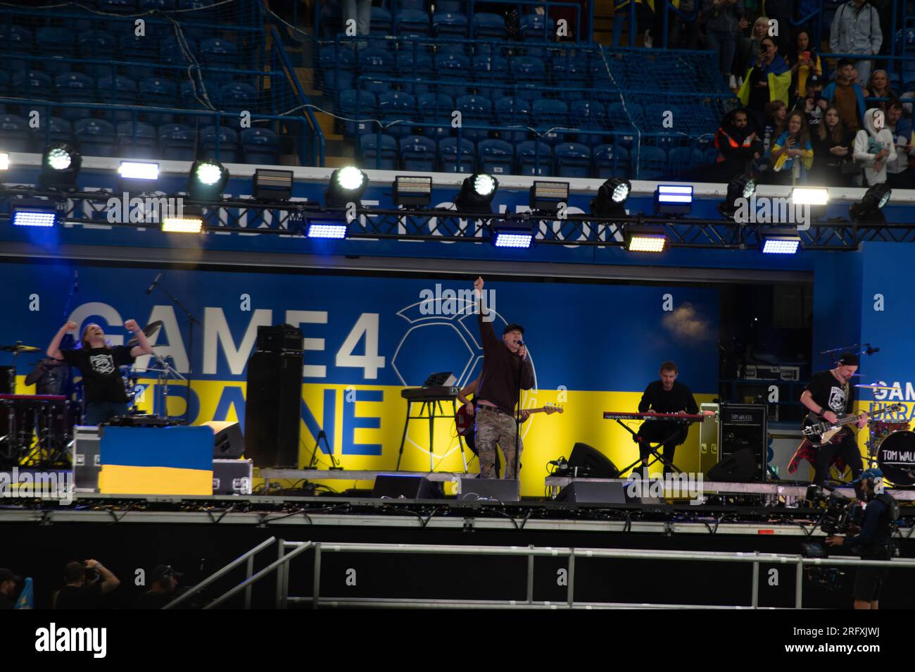 Boombox on stage hi-res stock photography and images - Alamy