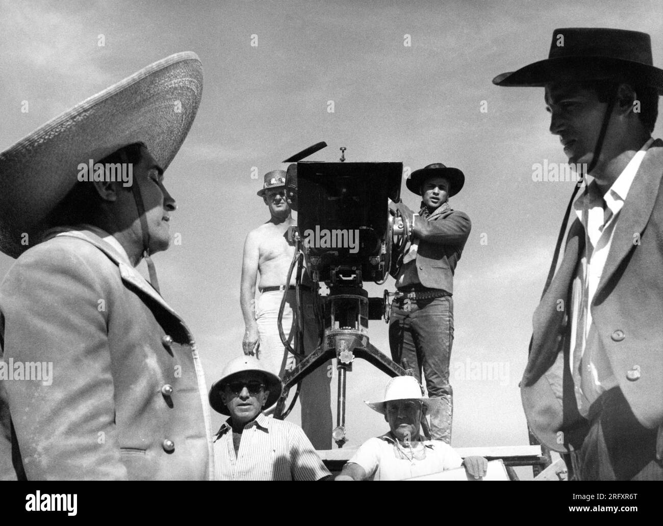 Director / Star MARLON BRANDO on set candid with Movie / Camera Crew ...