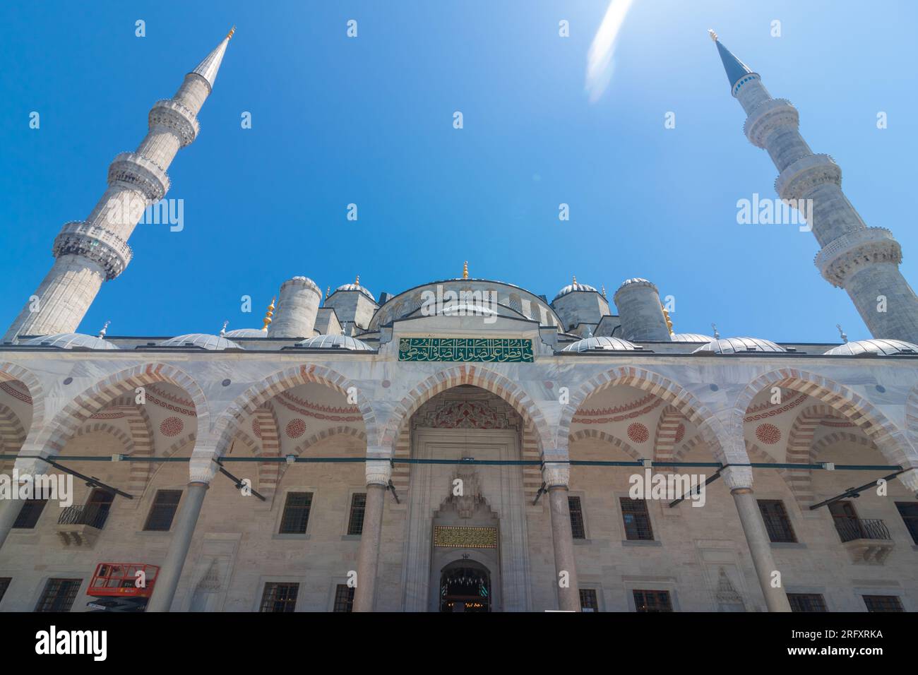 Sultanahmet Mosque aka Blue Mosque view from courtyard. Islamic ...