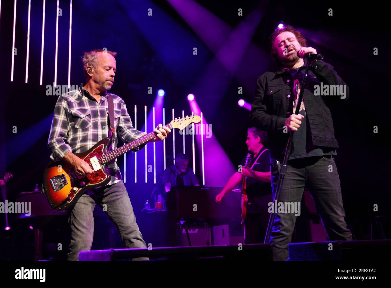 Counting crows guitarist hi-res stock photography and images - Alamy