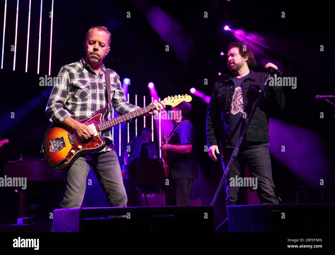 Counting crows guitarist hi-res stock photography and images - Alamy
