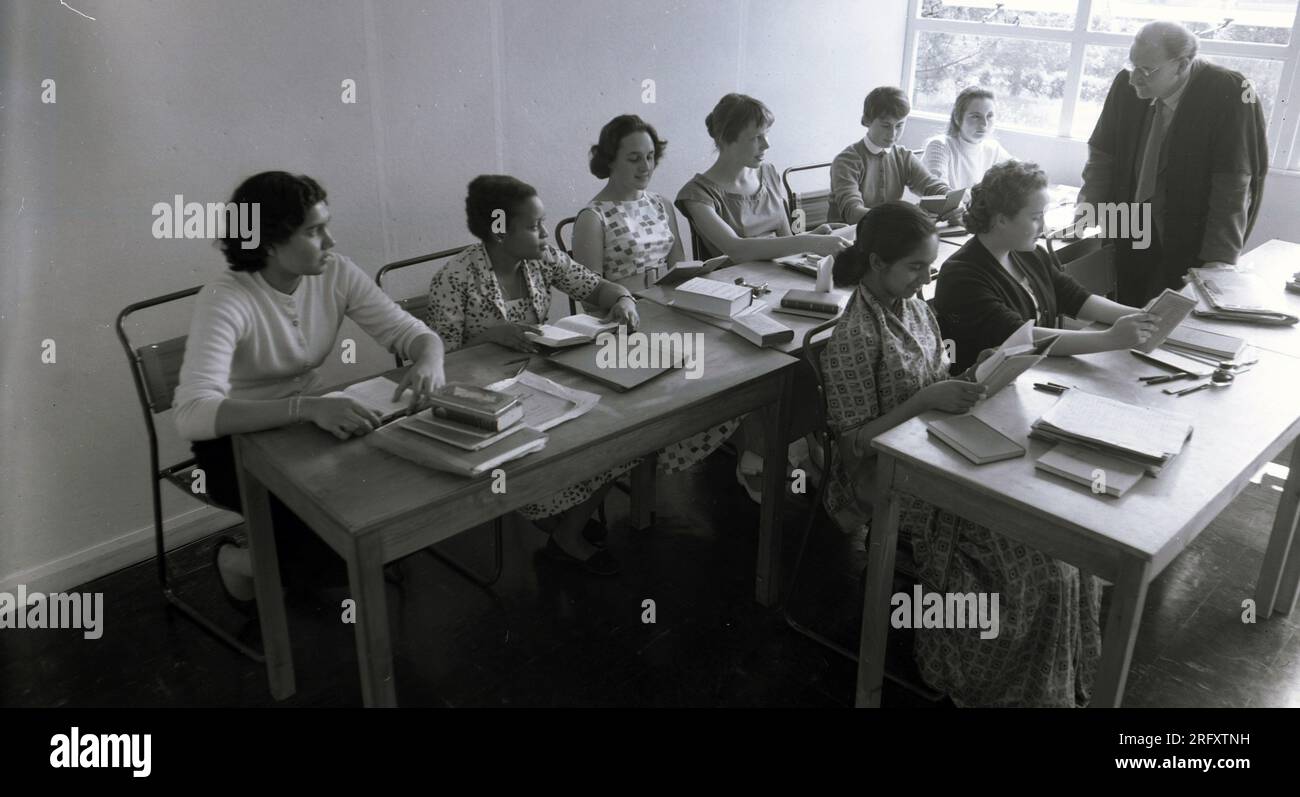 1950s classroom hi-res stock photography and images - Alamy