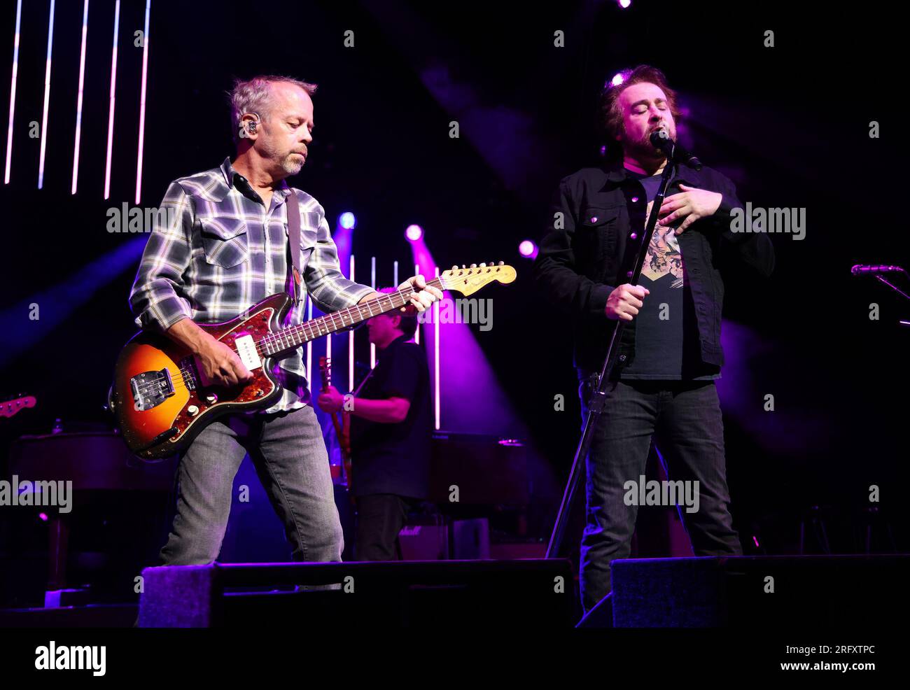 Counting crows guitarist hi-res stock photography and images - Alamy