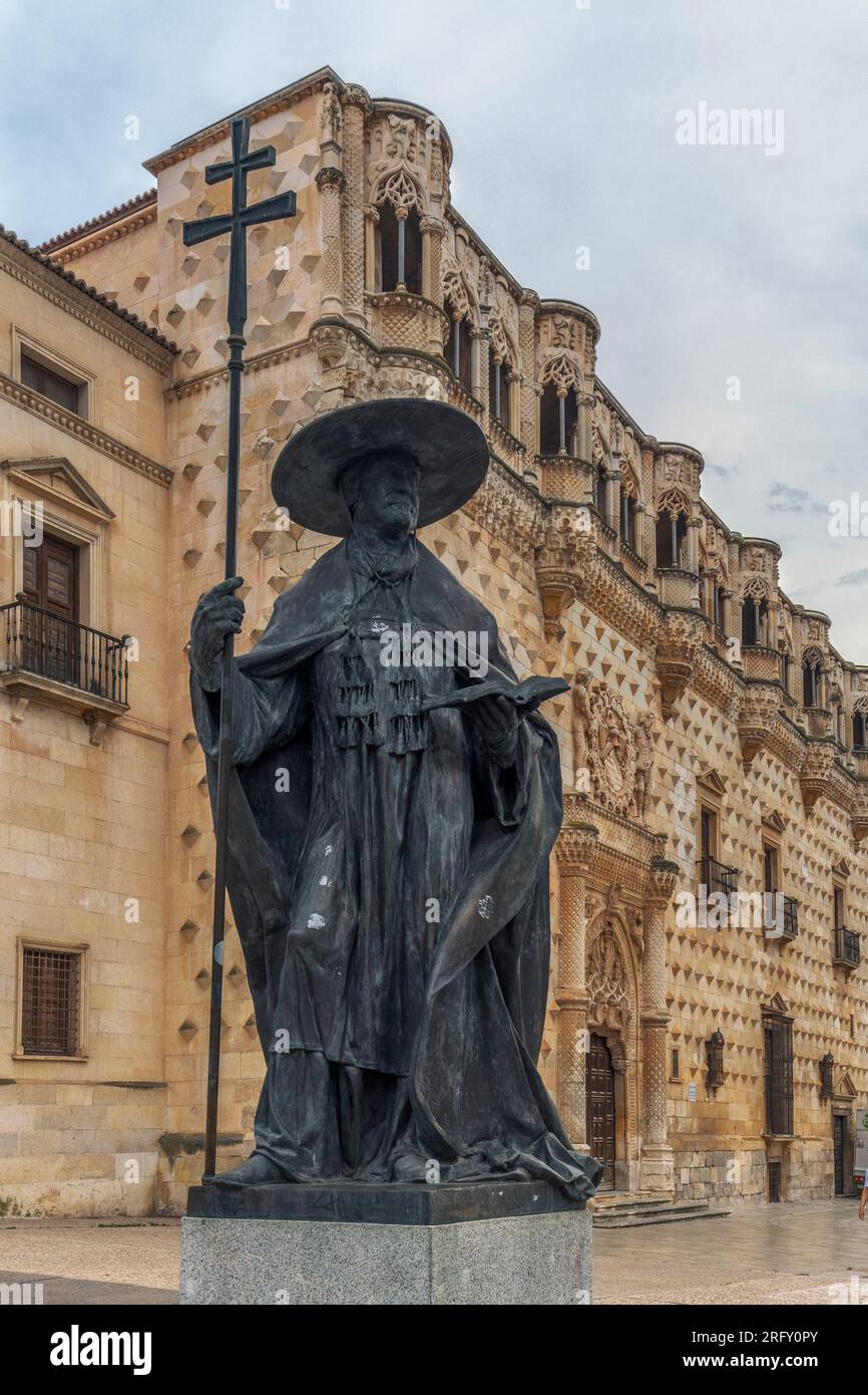 Spanish elizabethan gothic style hi-res stock photography and images ...