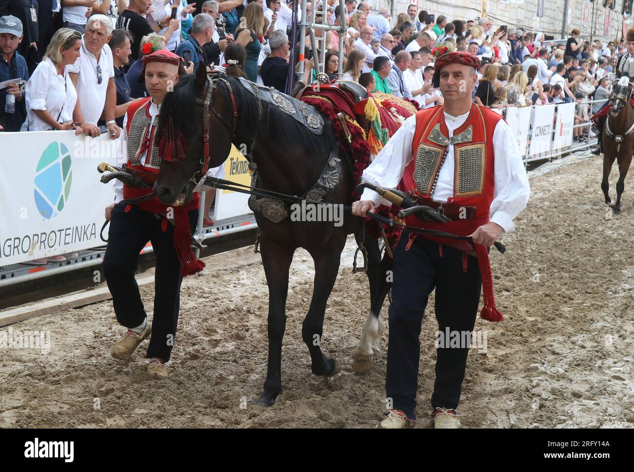 Sinj, Croatia. 06th Aug, 2023. People wearing traditional knight ...