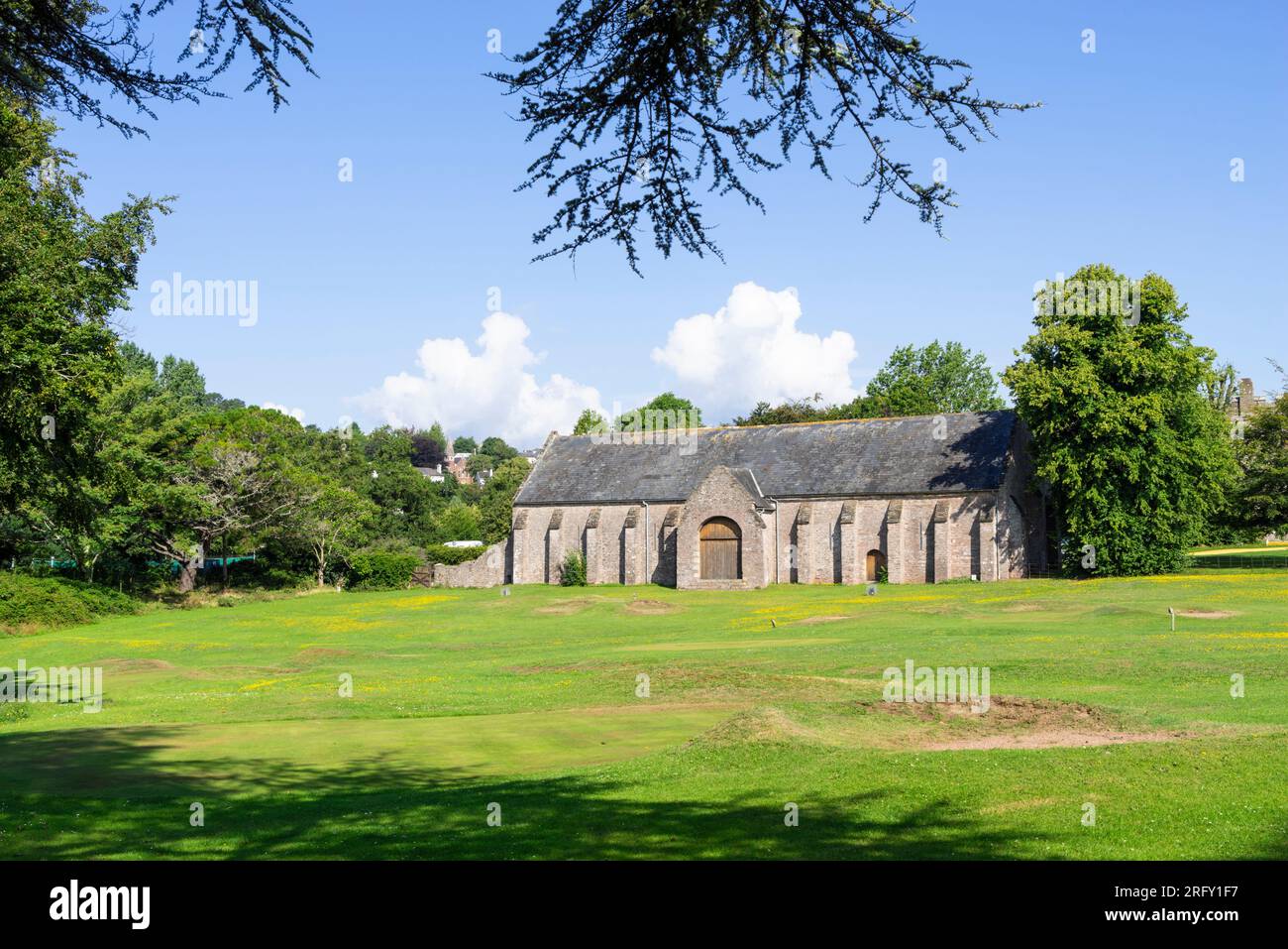 English barn hi-res stock photography and images - Alamy