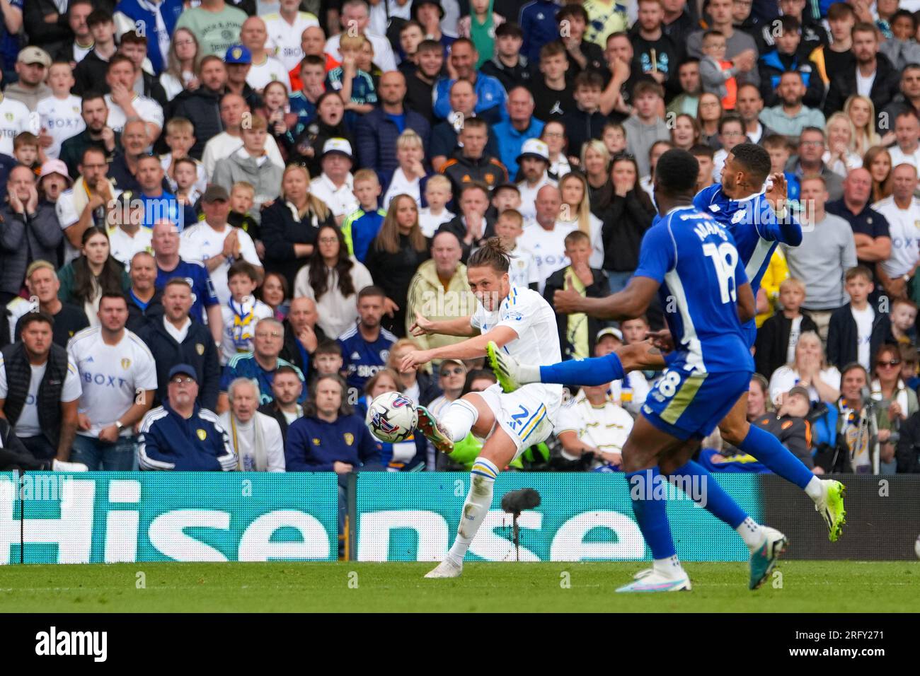 Efl championship ball 2023 hi-res stock photography and images - Alamy