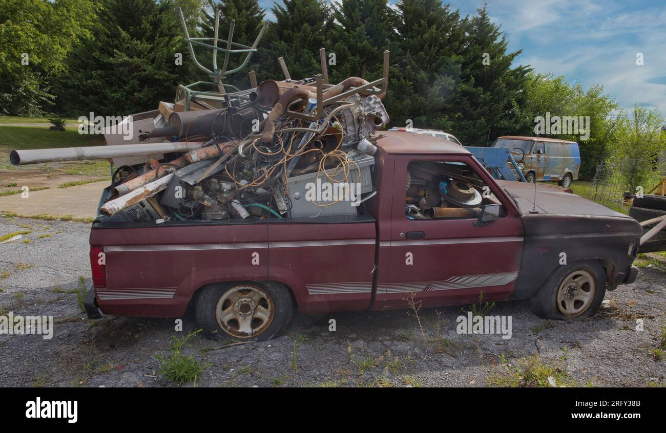 Garbage going to junk yard Stock Photo - Alamy
