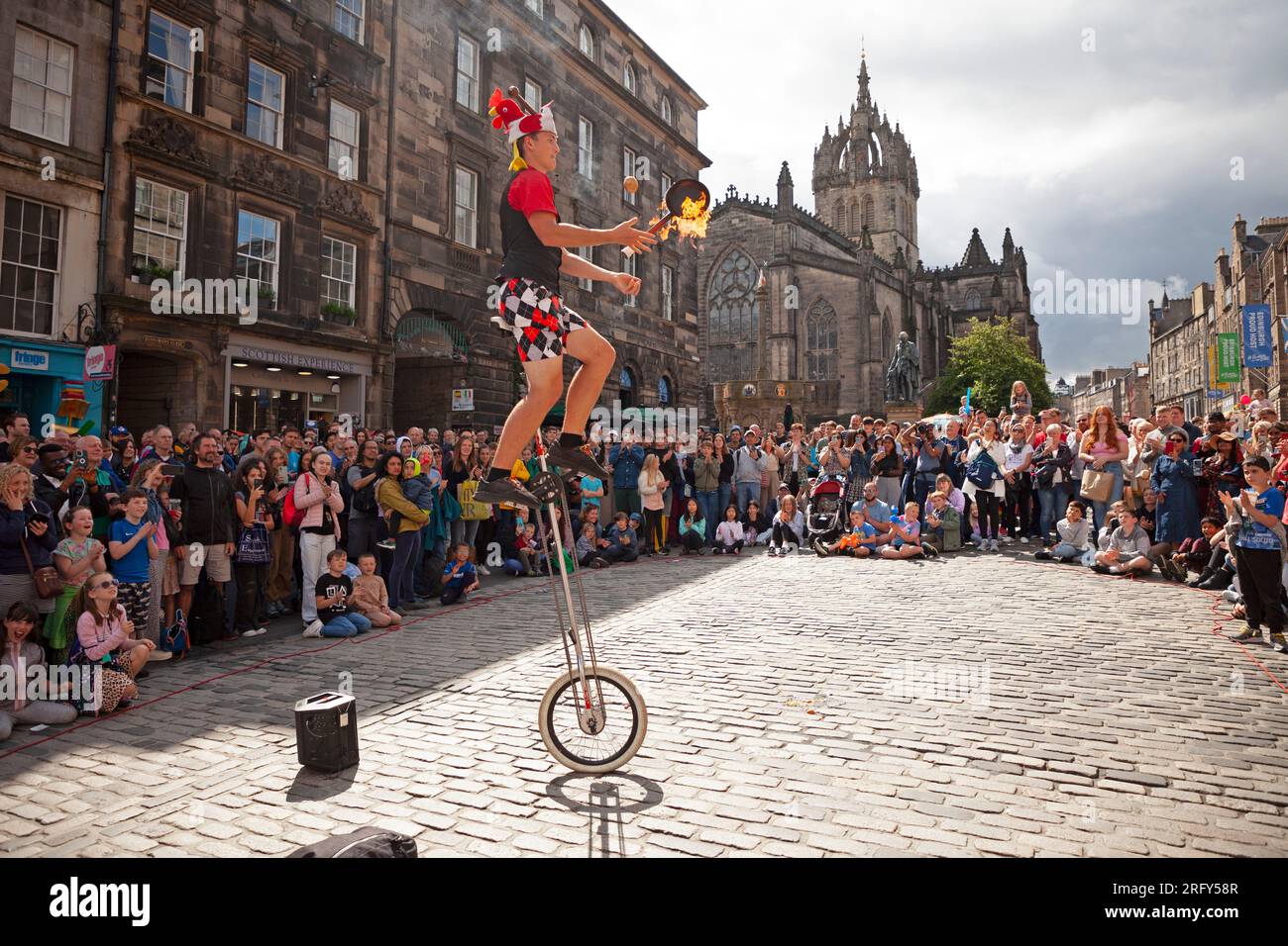 Edinburgh Festival Fringe street performances, Scotland, UK. 6 August ...