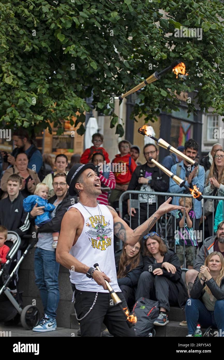 Edinburgh Festival Fringe street performances, Scotland, UK. 6 August ...