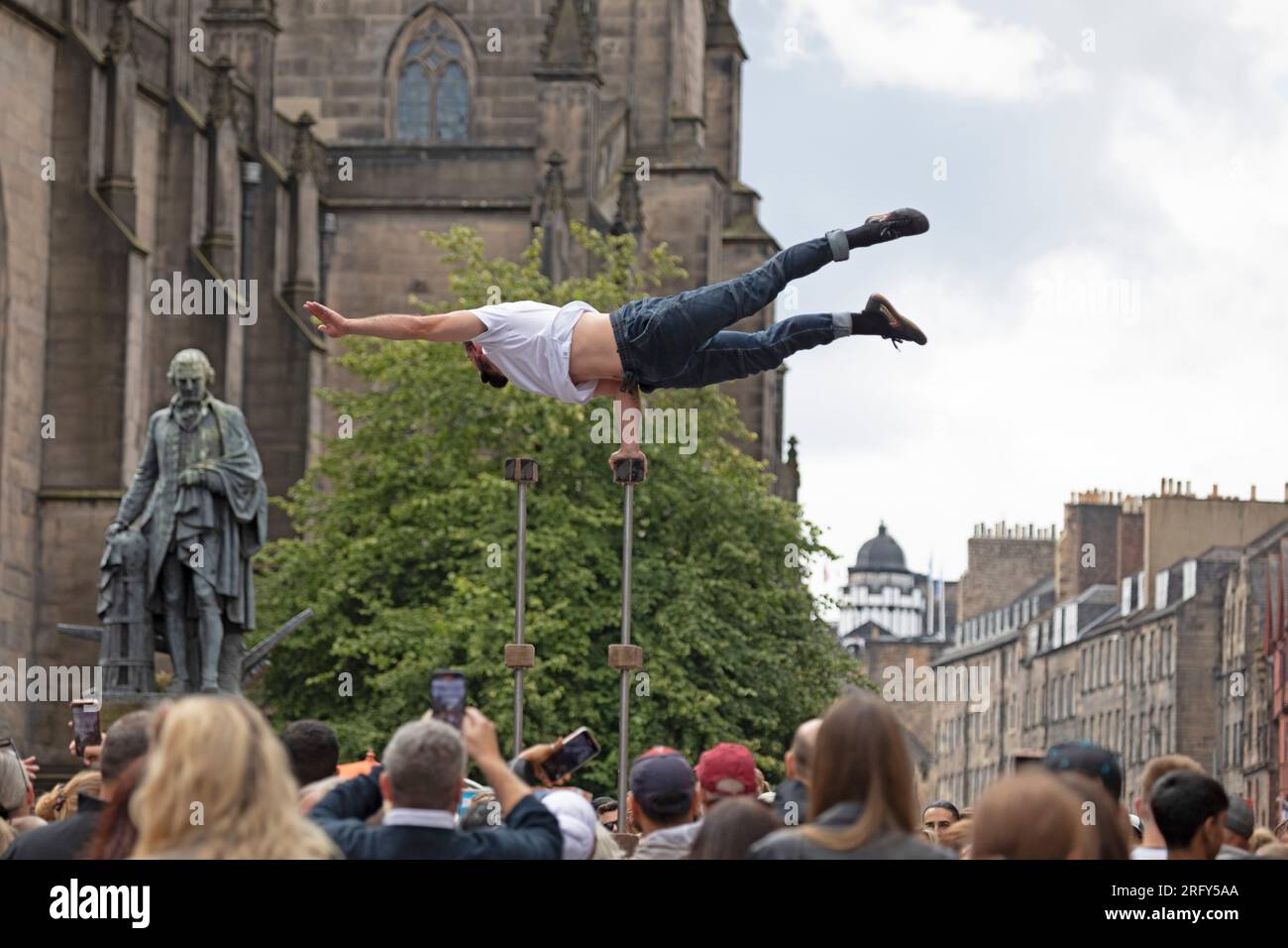 Edinburgh Festival Fringe street performances, Scotland, UK. 6 August ...
