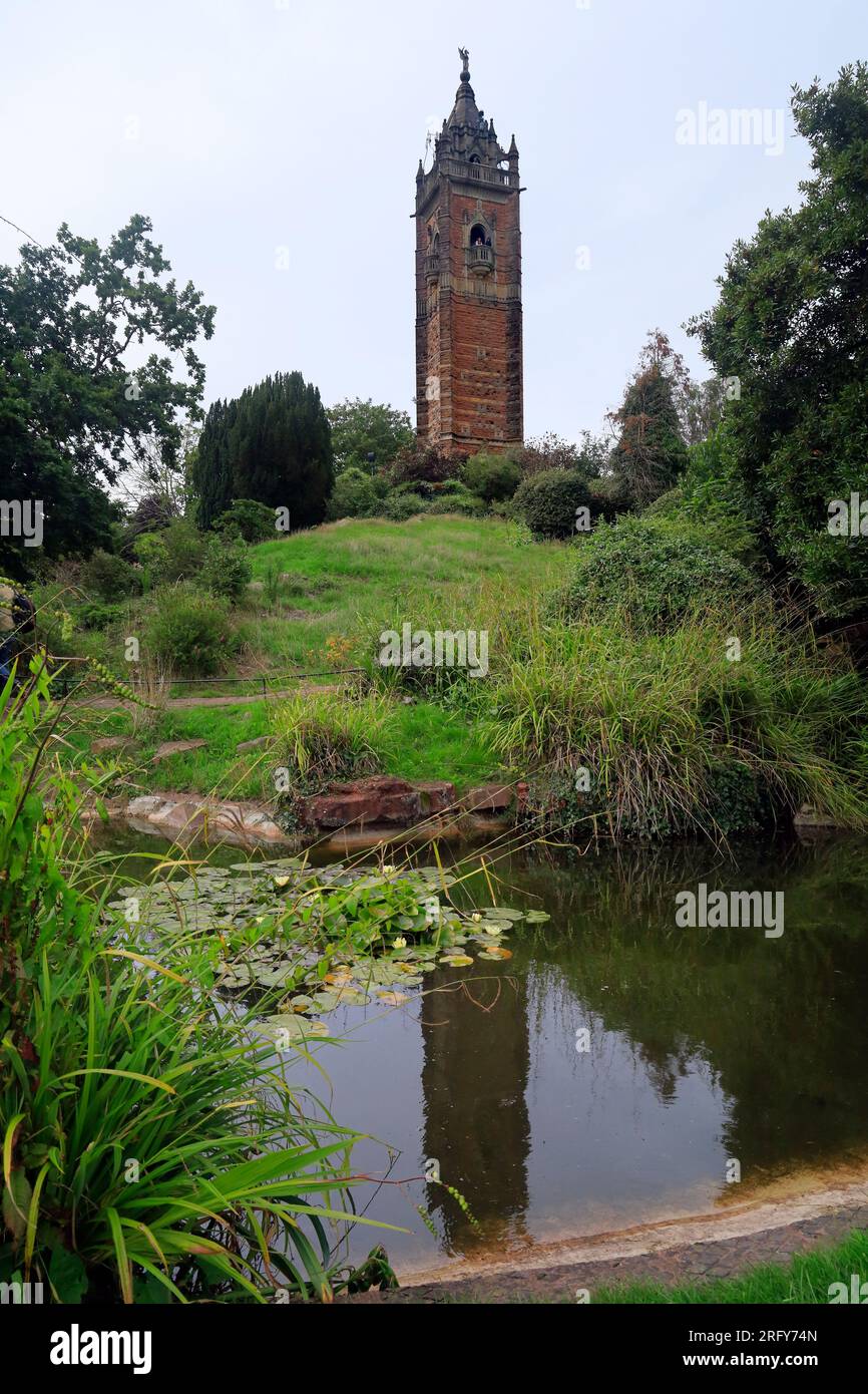 Central tower hill hi-res stock photography and images - Alamy