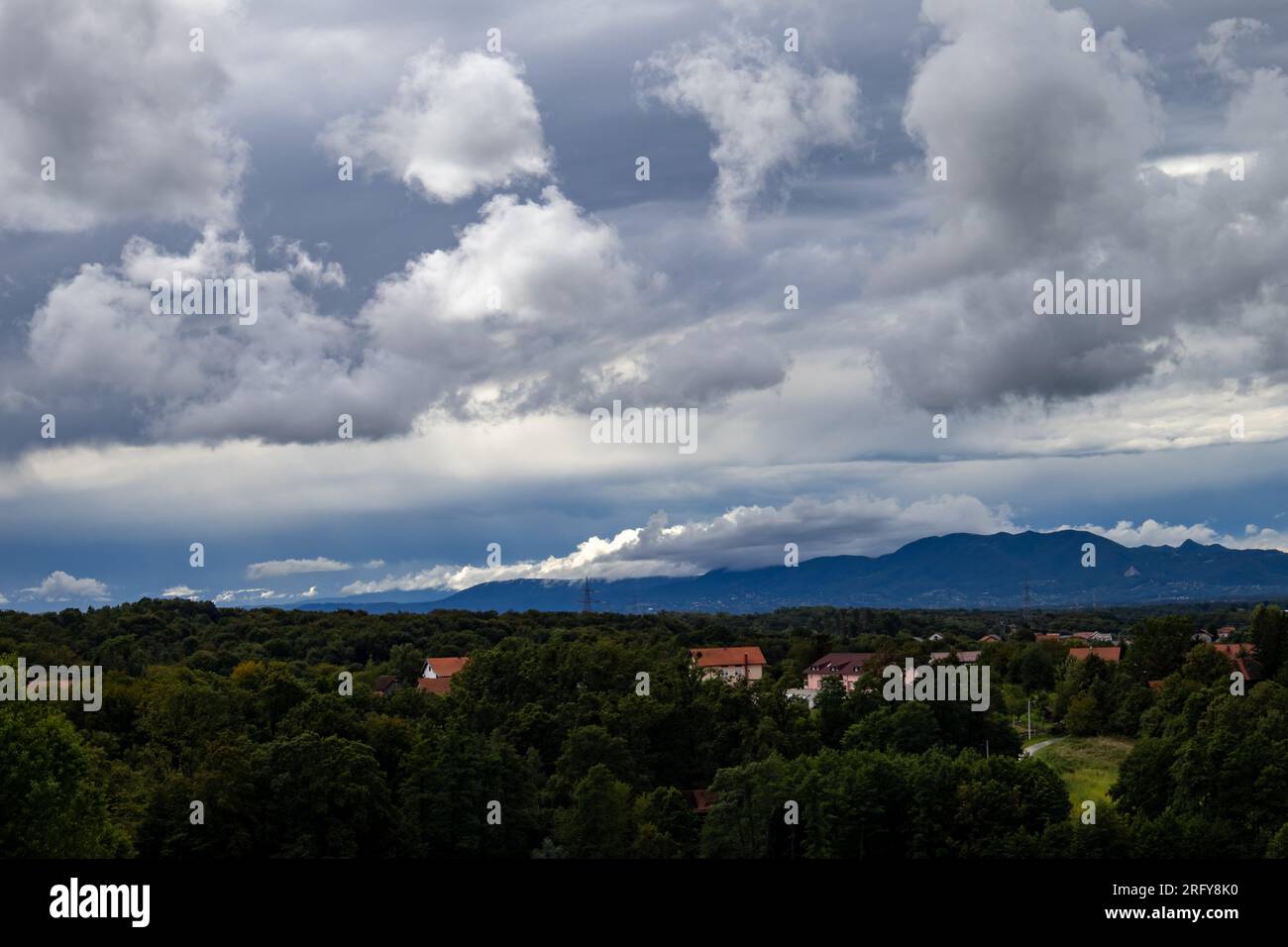 Low rain clouds hi-res stock photography and images - Alamy