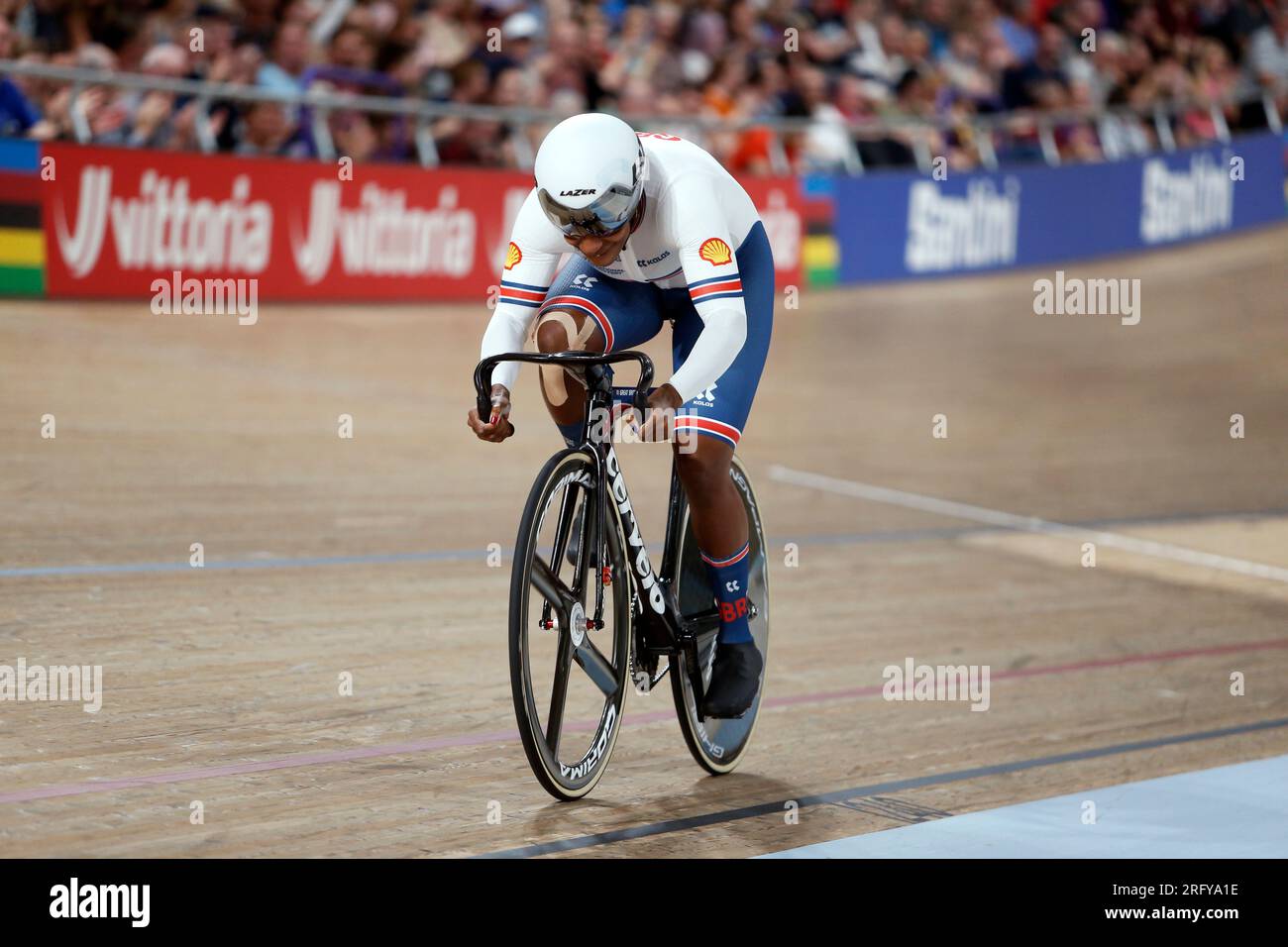 Great Britain's Kadeena Cox celebrates gold in the Women's C4 500m Time ...