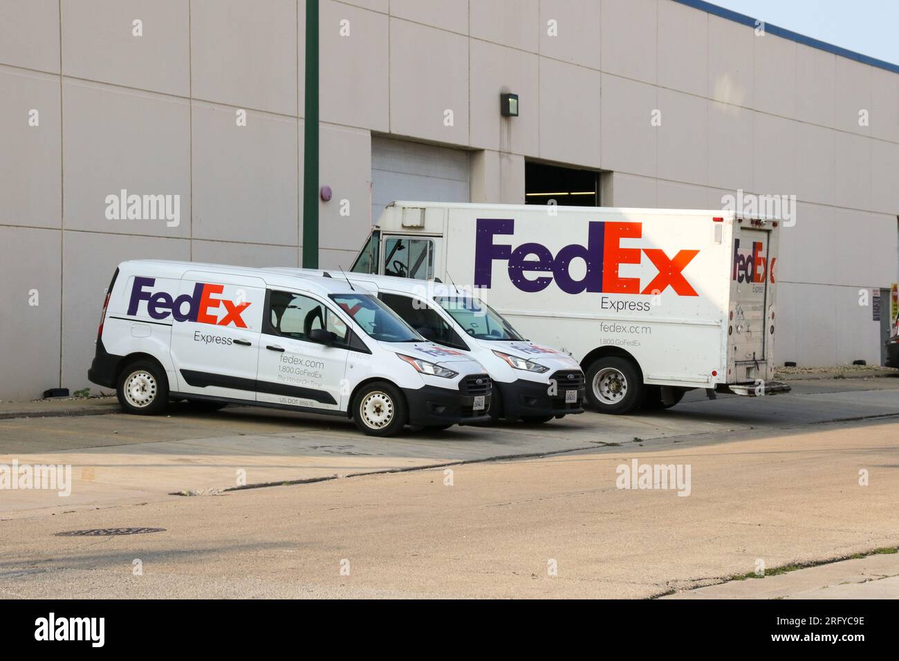 FedEx Ship Center in Chicago Stock Photo - Alamy
