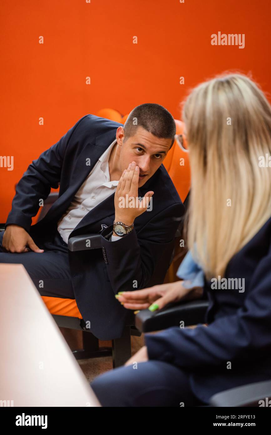 University lecture hall laughing hi-res stock photography and images ...