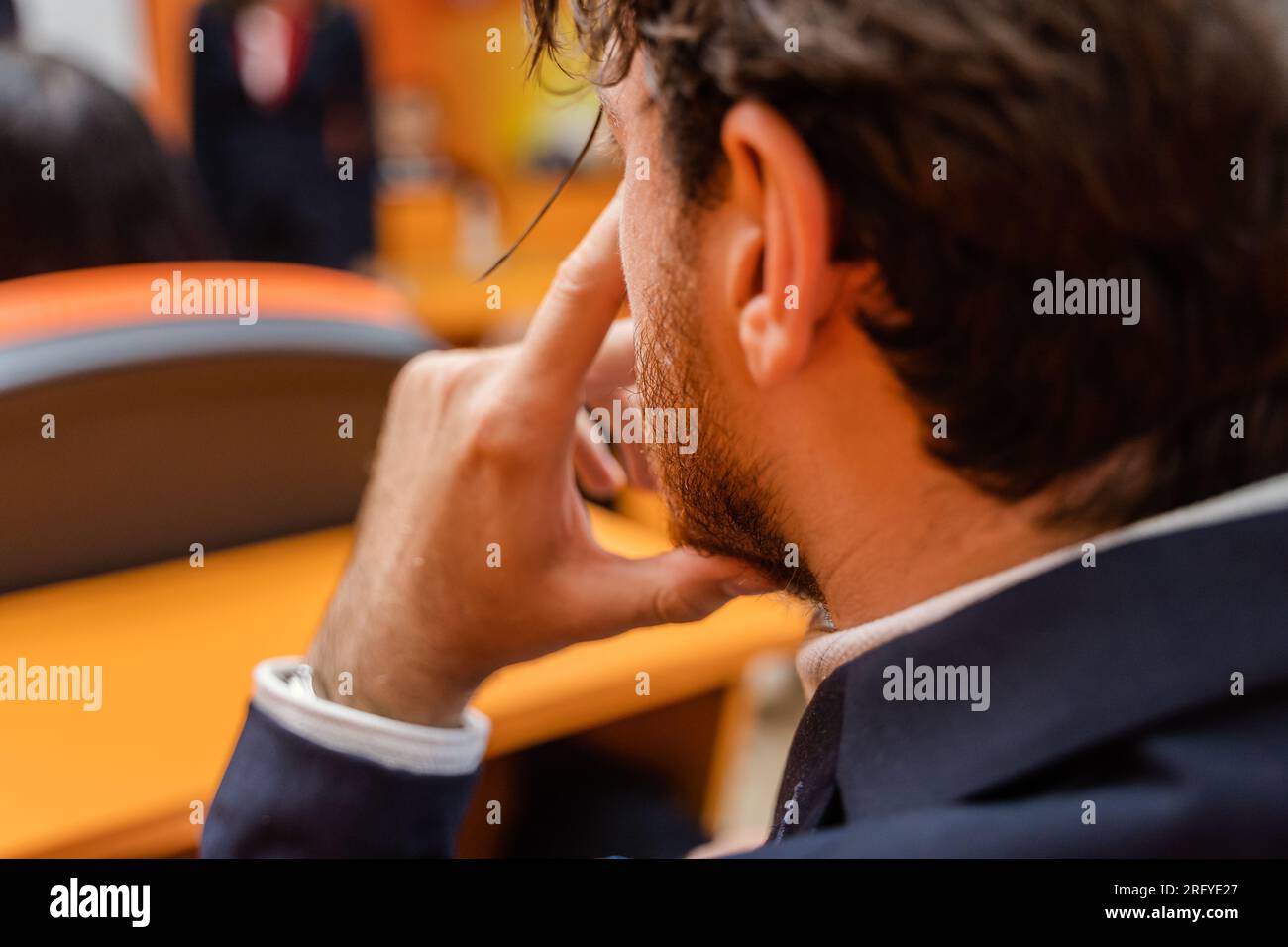 Critical thinking classroom hi-res stock photography and images - Alamy